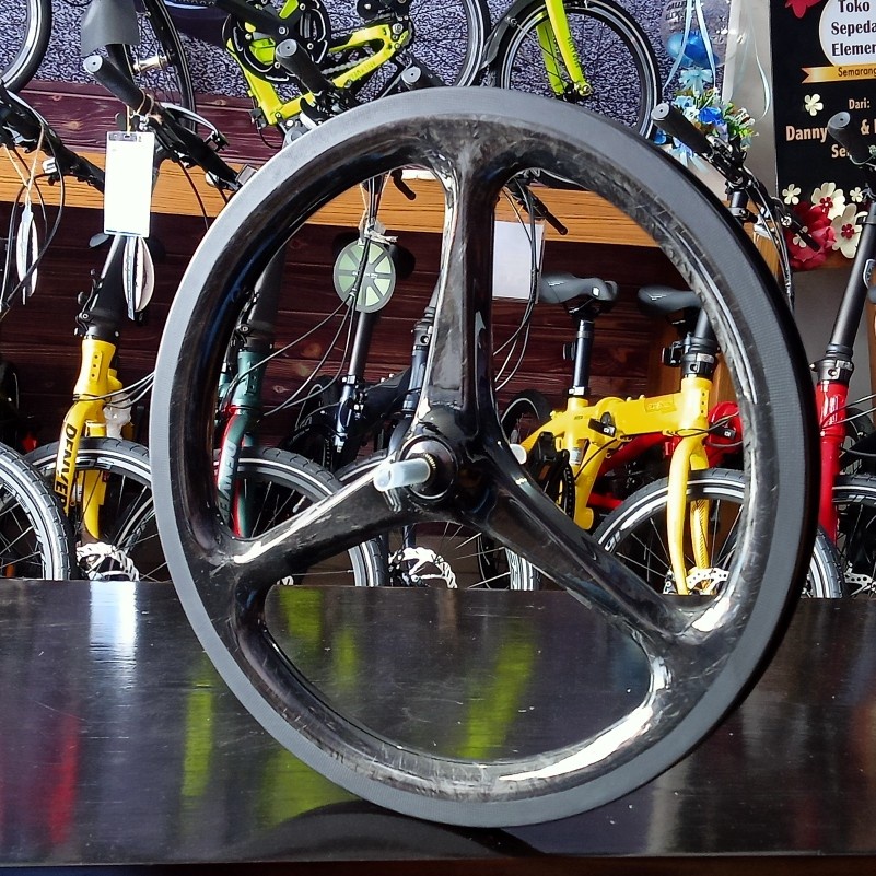 Jual Carbon Wheel Luce 16 349 3 Spoke Untuk Brompton Pikes 3Sixty ...