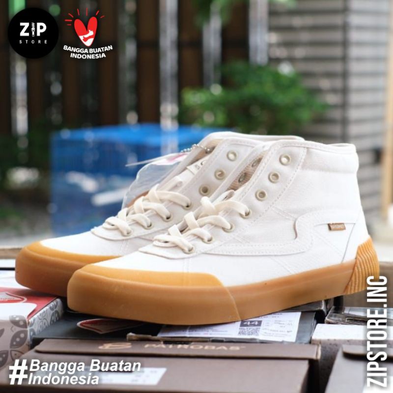 Jual SEPATU PATROBAS IVAN TRIPLE WHITE PATROBAS EQUIP WHITE GUM LOW ...