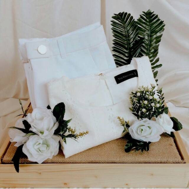 Jual Sewa box hantaran / seserahan nikah / hantaran nikah / box kayu ...