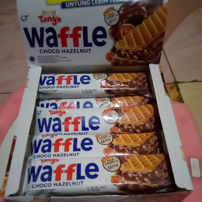 Jual Snack Wafer Biskuit Tango Waffle Choco Hazelnut Makanan Ringan ...