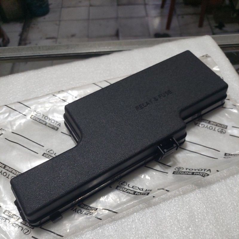 Jual Tutup cover box sekring relay dan fuse innova reborn original ...