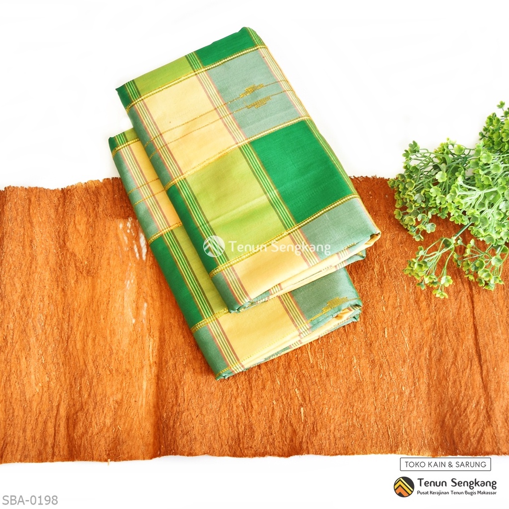 Jual Sarung Bugis Sutra Makassar Tenun Asli Hijau Kuning - Athirah by ...