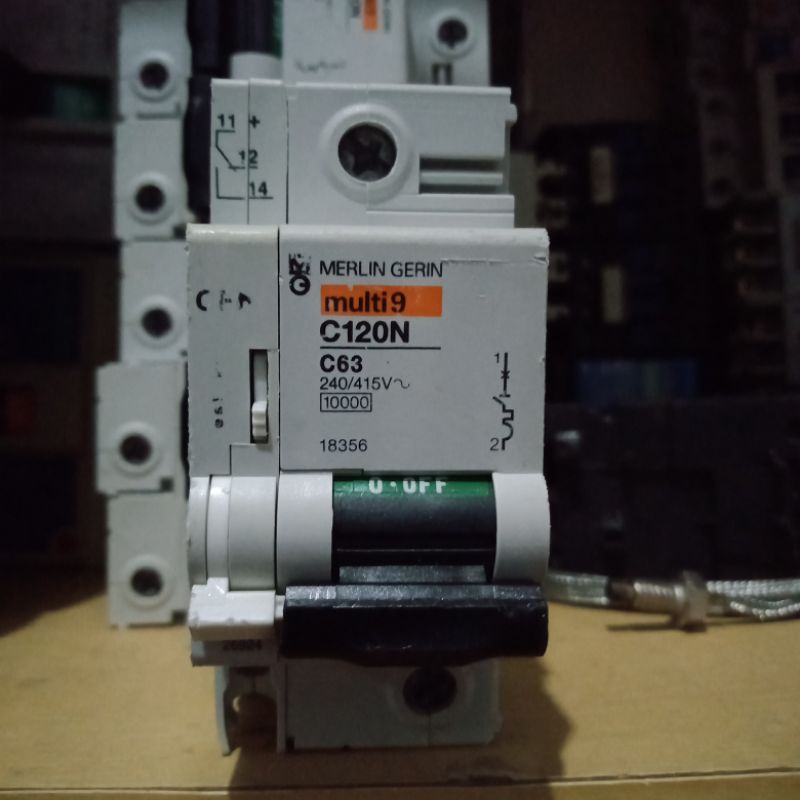 Jual mcb merlin gerin c120n 63a 1p | Shopee Indonesia