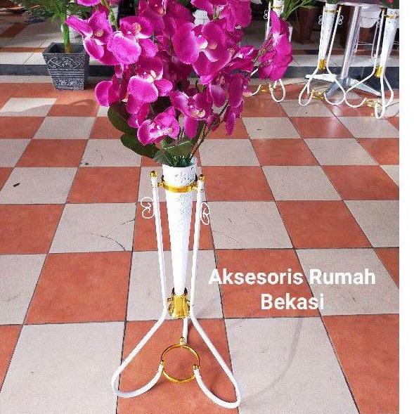 Jual Rangkaian bunga anggrek artificial dengan vas corong pot standing ...