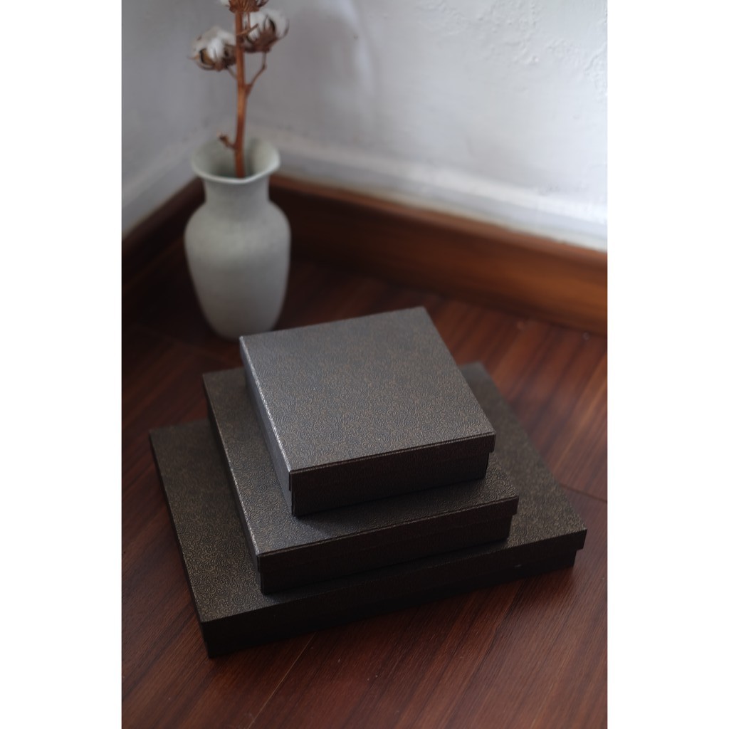 Jual box kotak, box kado, box kotak karton, hard box | Shopee Indonesia