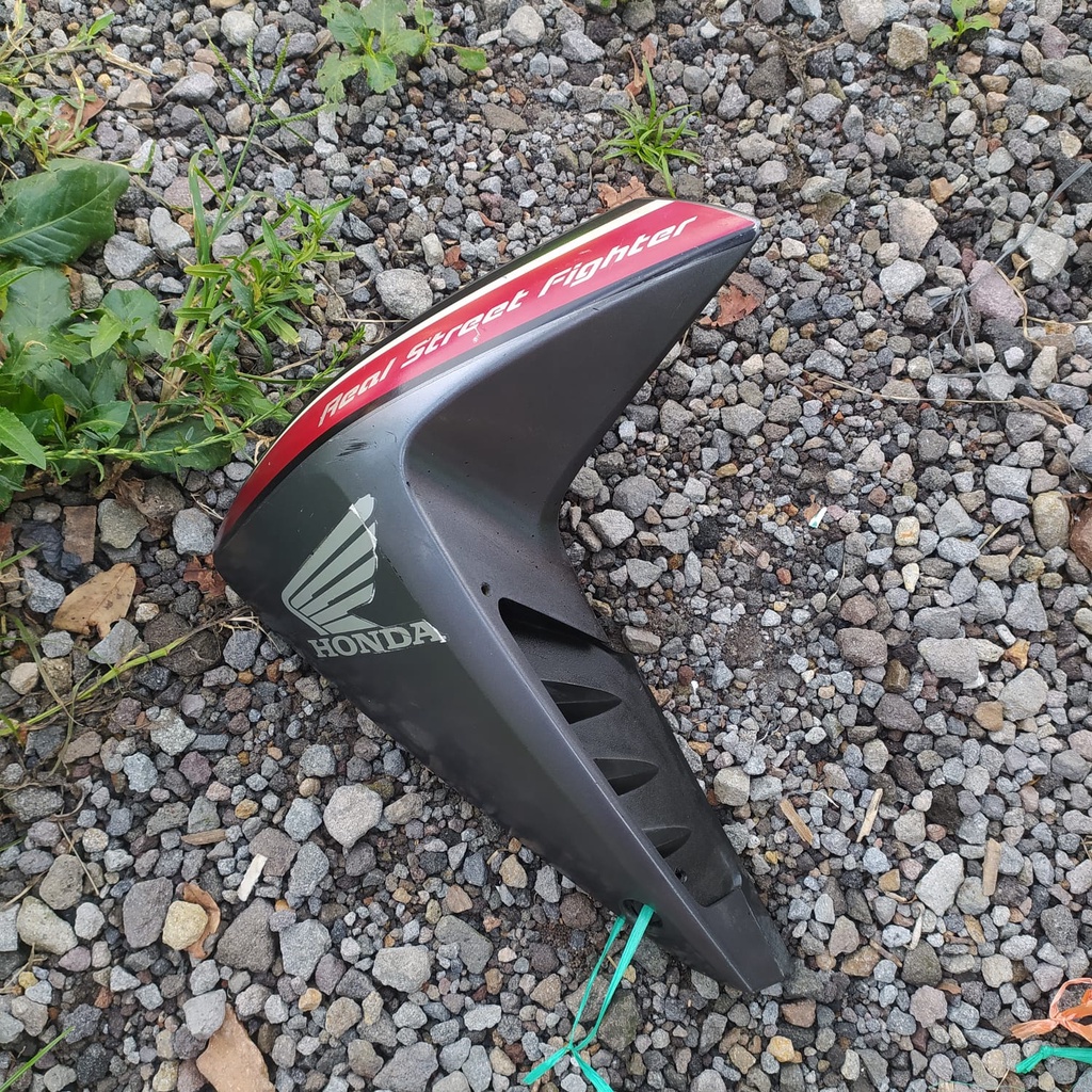 Jual cover body sayap sebelah kiri honda megapro monoshock original ...
