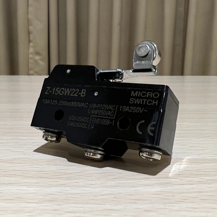 Jual MICRO SWITCH LIMIT PLAT PANJANG RODA MICROSWITCH OMRON ZN Z-15GW22-B | Shopee Indonesia