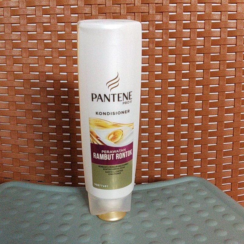 Jual Pantene Kondisioner Perawatan Rambut Rontok 135 ml | Shopee Indonesia