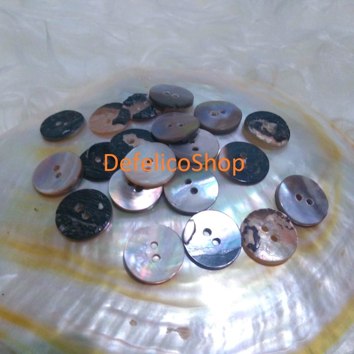 Jual Kancing Kerang Mutiara Merah Mabe Lubang 2 Ukuran Kecil Besar All ...