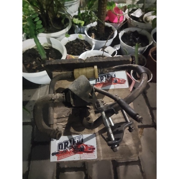 Jual PANGKON MESIN ATAS SET BAUT EMISI DAN SELANG TIGER REVO TIREV ...