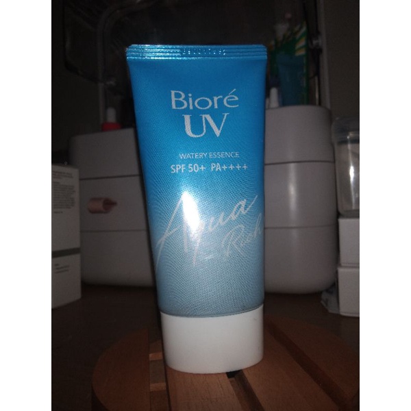Jual Biore UV Aqua Rich Watery Essence Sunscreen Skin Care SPF 50 PA++++ 50g | Shopee Indonesia