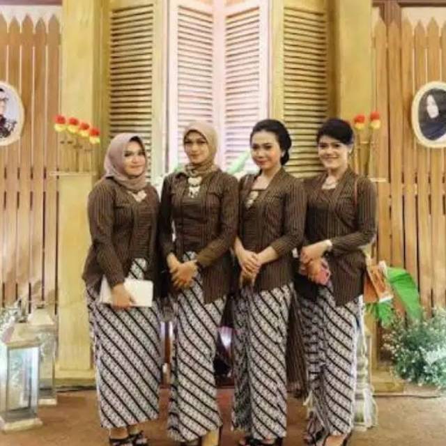 Jual kebaya lurik wanita - Baju Adat Perempuan Jawa | Shopee Indonesia