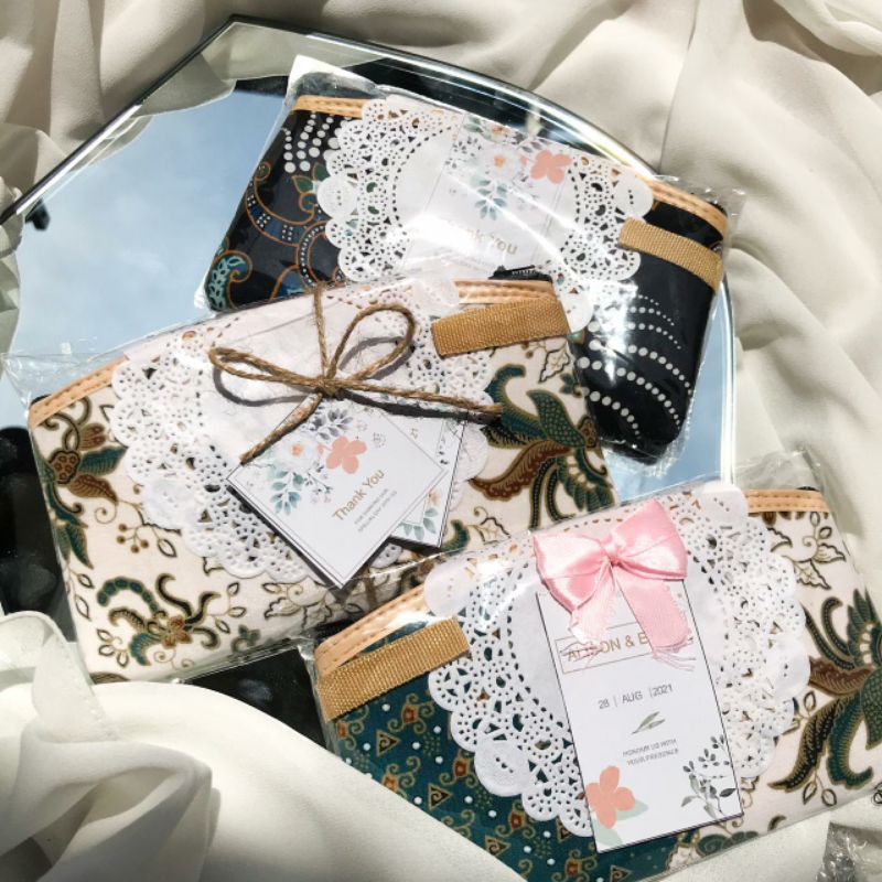 Jual Souvenir Pernikahan dompet batik pouch ukuran 10x16 cm | Shopee Indonesia