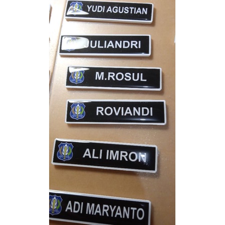 Jual NAME TAG AKRILIK PUTIH RESIN CUSTOM | Shopee Indonesia