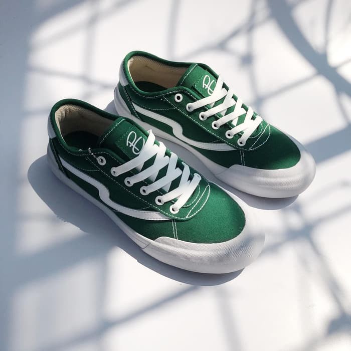 Jual PATROBAS IVAN LOW GREEN FOREST | Shopee Indonesia