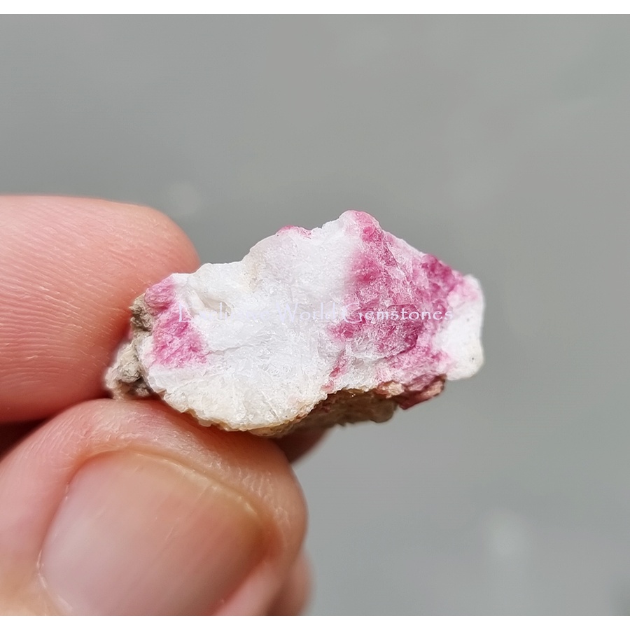 Jual 2.85.2- Natural Tugtupite RARE Crystal 37.05 CT - Collectors ...