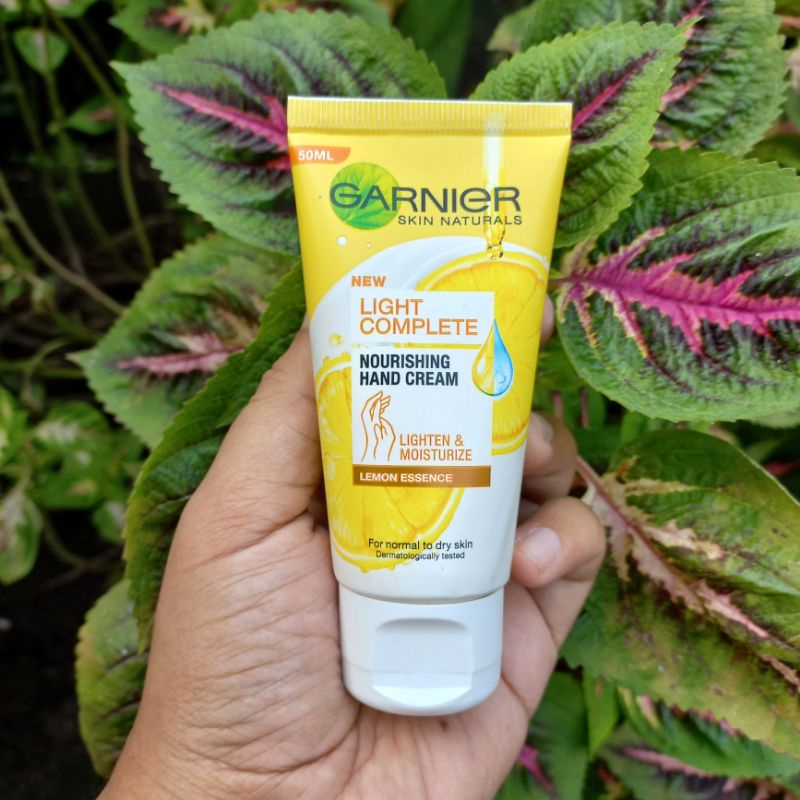 Jual GARNIER Bright Complete Nourishing Hand Cream 50ml | Shopee Indonesia