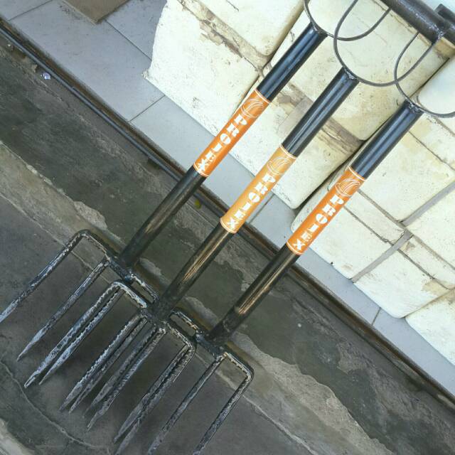 Jual Sekop Skop Cangkrang Besar Tebal Garpu Garukan Sampah Taman Kebun ...