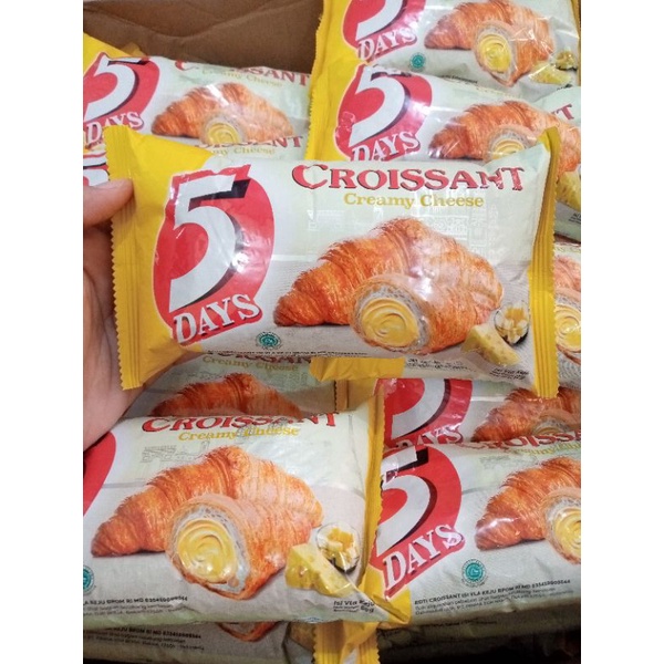 Jual ROTI CROISSANT 5 days CREAM CHEESE, MIXED BERRY | Shopee Indonesia