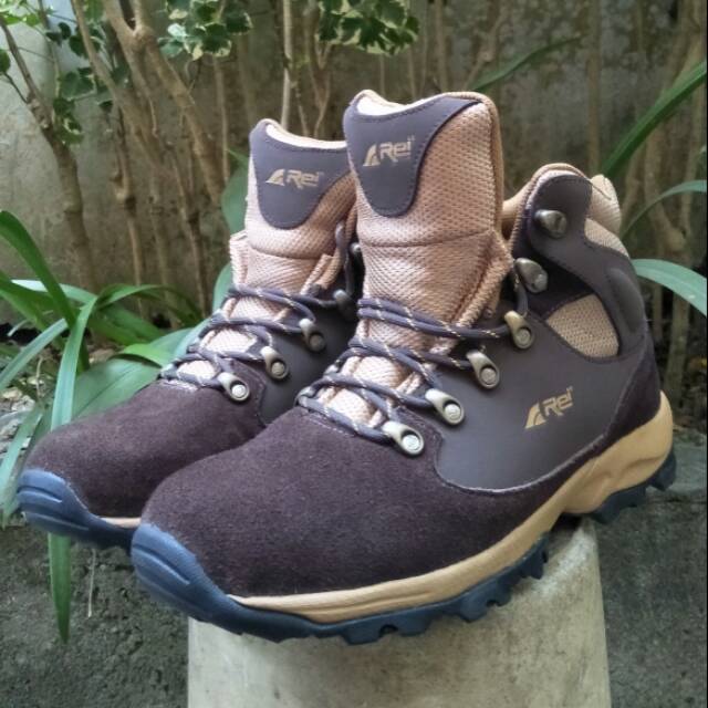 Jual Sepatu Gunung Rei Nevis RIPP503 Brown | Shopee Indonesia