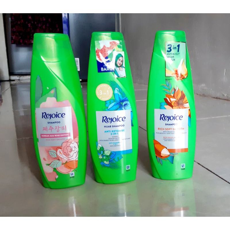 Jual Rejoice Varian Rich Soft Anti Ketombe Dan Korean Jeju 340 Ml ...