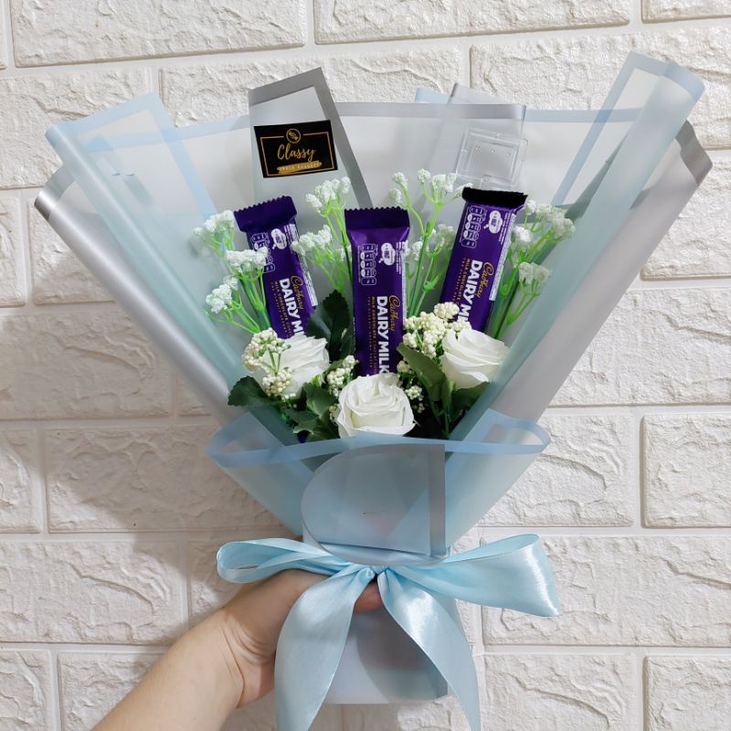 Jual Bouquet Coklat Cadbury 30gr & Bunga Mawar Palsu 3 Tangkai / Buket ...
