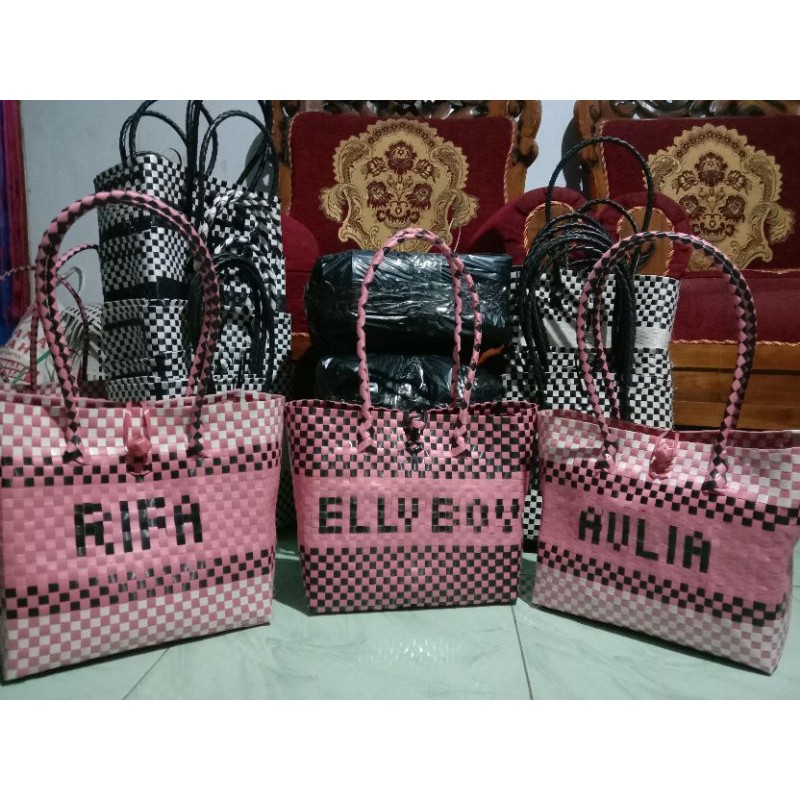 Jual tas anyaman costum nama | Shopee Indonesia