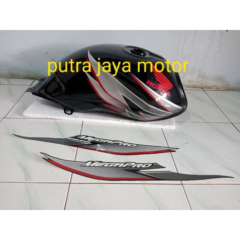 Jual tangki Megapro Primus tahun 2008 warna hitam.biru.merah.kuning ...