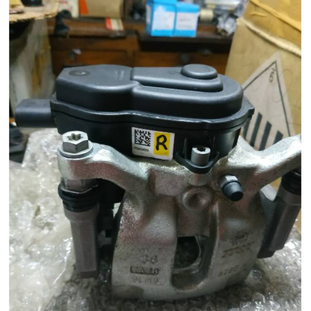 Jual Kaliper/Caliper Assy Rem Belakang Elektrik Honda HR-V 2014 Up ...