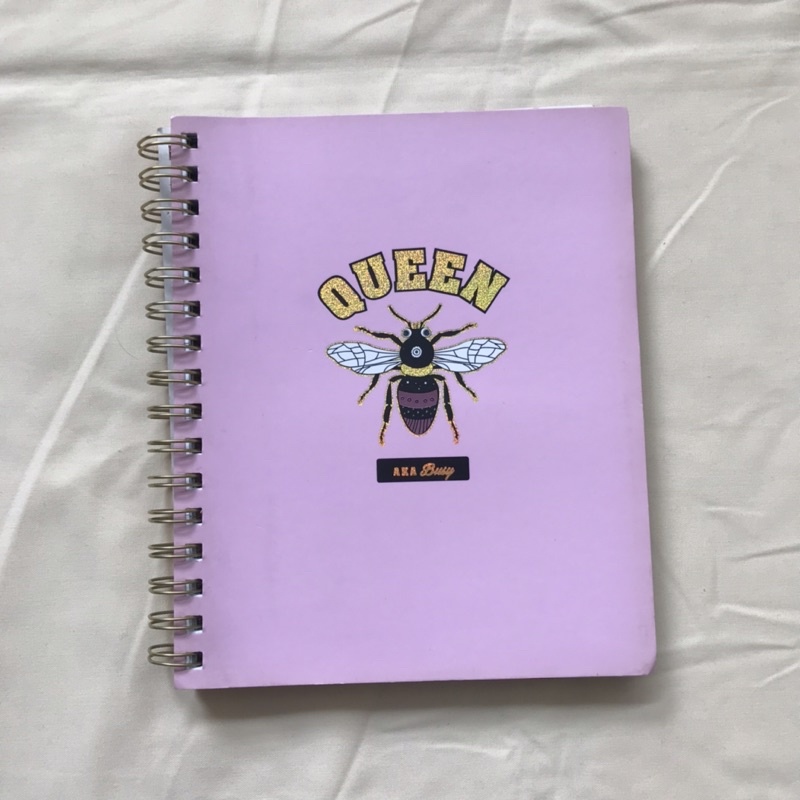 Jual Typo A5 spinout campus notebook pink queen bee graphic journal book | Shopee Indonesia
