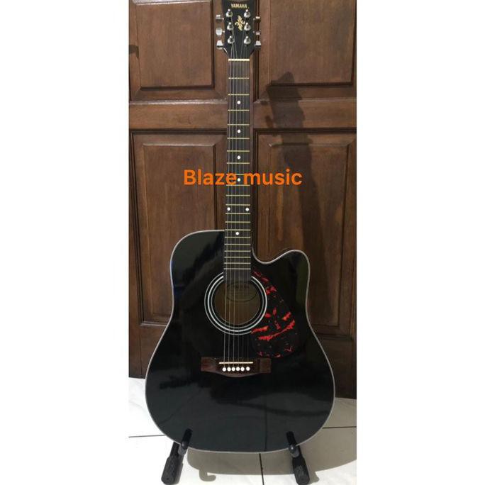 Jual Gitar Akustik Yamaha Hitam / Natural Glossy Paket Lengkap - Hitam ...