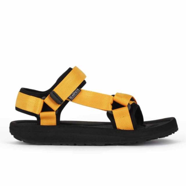 Jual Sandal gunung Karimata yellow trail BT bearpath original 100% ...