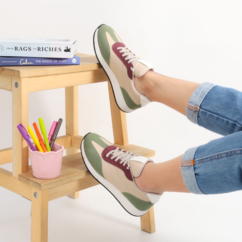 Jual Discreet Project - Sneakers Wanita LB 021 | Shopee Indonesia