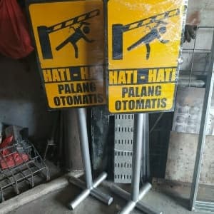 Jual Rambu Portable atau Rambu Moveable - Rambu Jalan | Shopee Indonesia