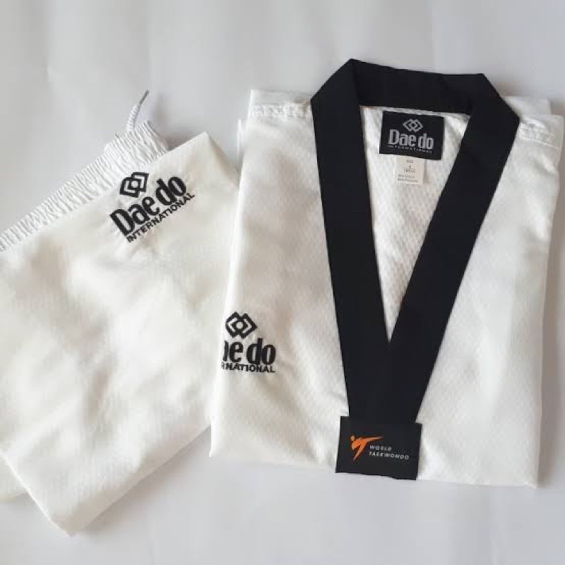 Jual Dobok Fighter Daedo logo World Taekwondo | Shopee Indonesia