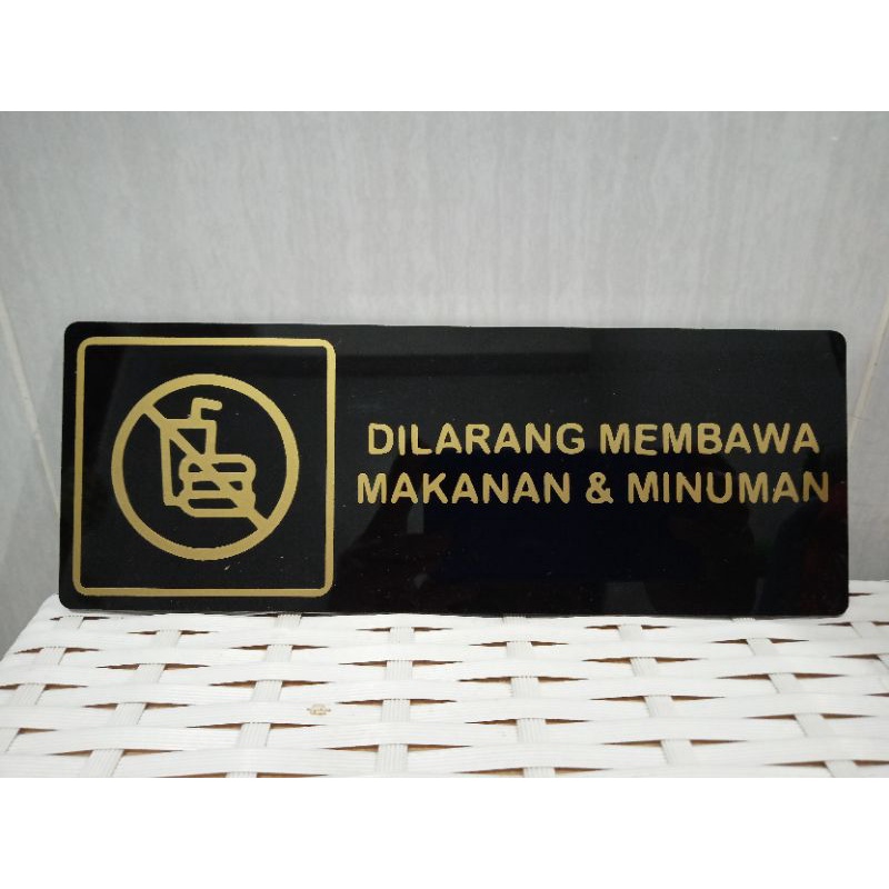 Jual Sign board Acrylic no food - dilarang membawa makanan | Shopee ...