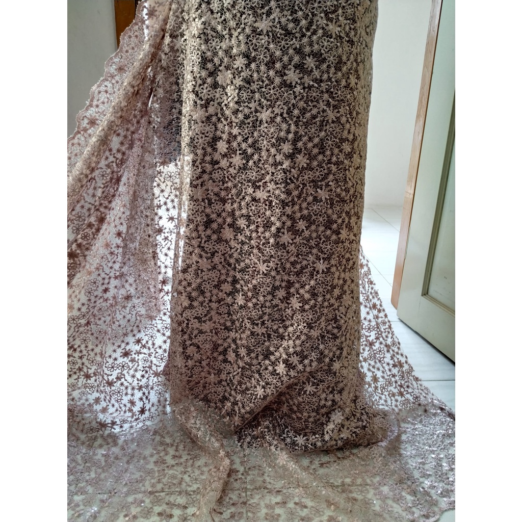 Jual Kain Brokat Tile Premium Motif Bunga2 kecil -harga per setengah ...