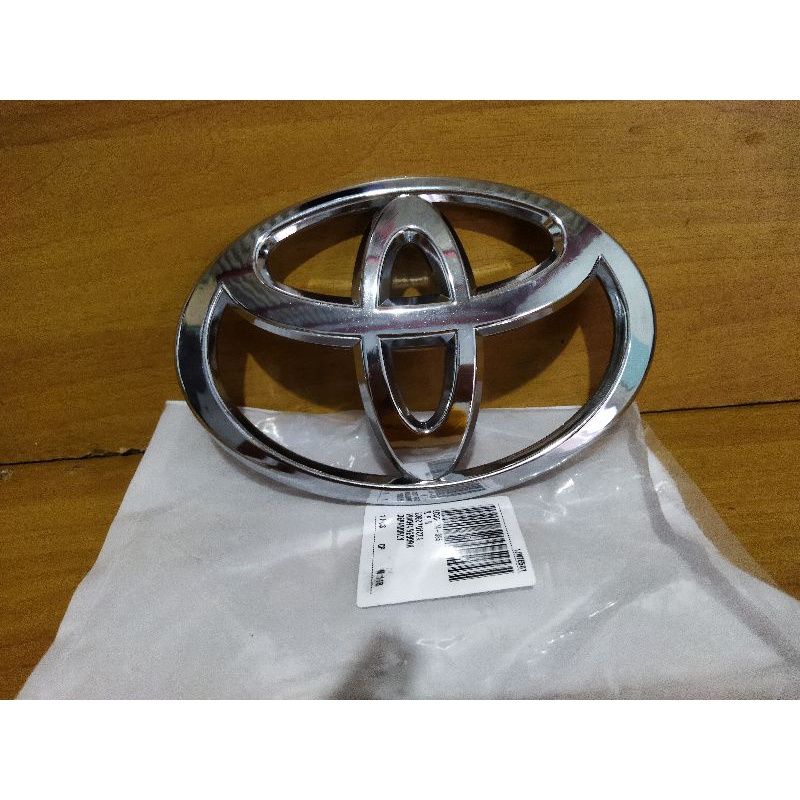 Jual Logo Toyota innova reborn bagian depan panjang 17cm lebar 12cm ...