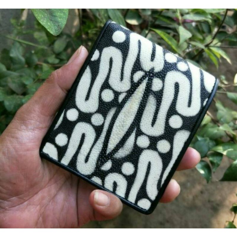 Jual Dompet pria kulit ikan pari motif batik parang htm | Shopee Indonesia