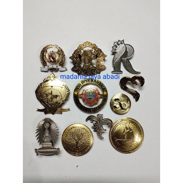 Jual pin magnet custom / pin kuningan custom | Shopee Indonesia