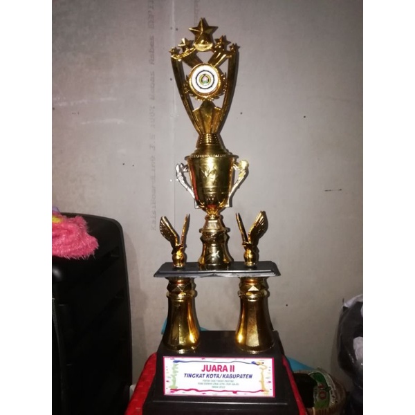 Jual PIALA TROPHY JUARA MURAH BERGARANSI CUSTOM TULISAN BISA BELI ...