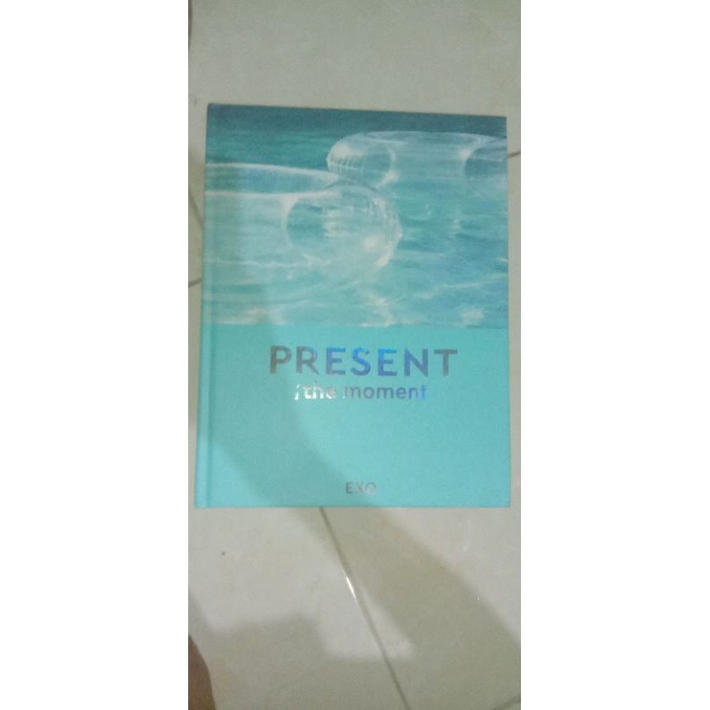 Jual photobook exo present the moment | Shopee Indonesia
