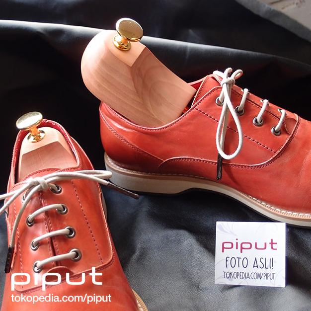 Jual Cedar Wood Shoe Tree Trees Shoetree Shoetrees Ganjal Sepatu Kayu ...