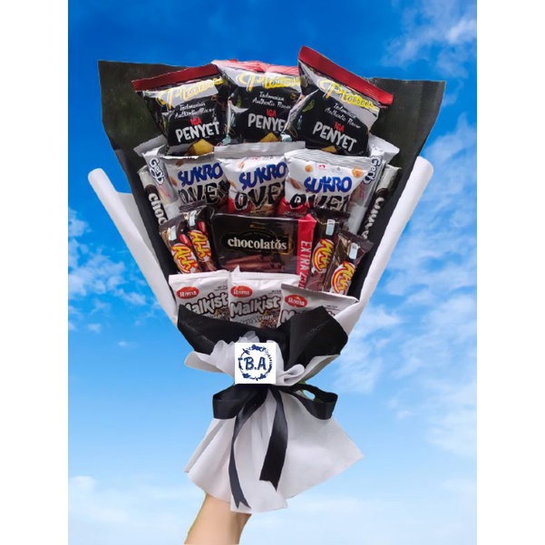 Jual (S) Buket snack hitam putih black and white elegan /paket ...