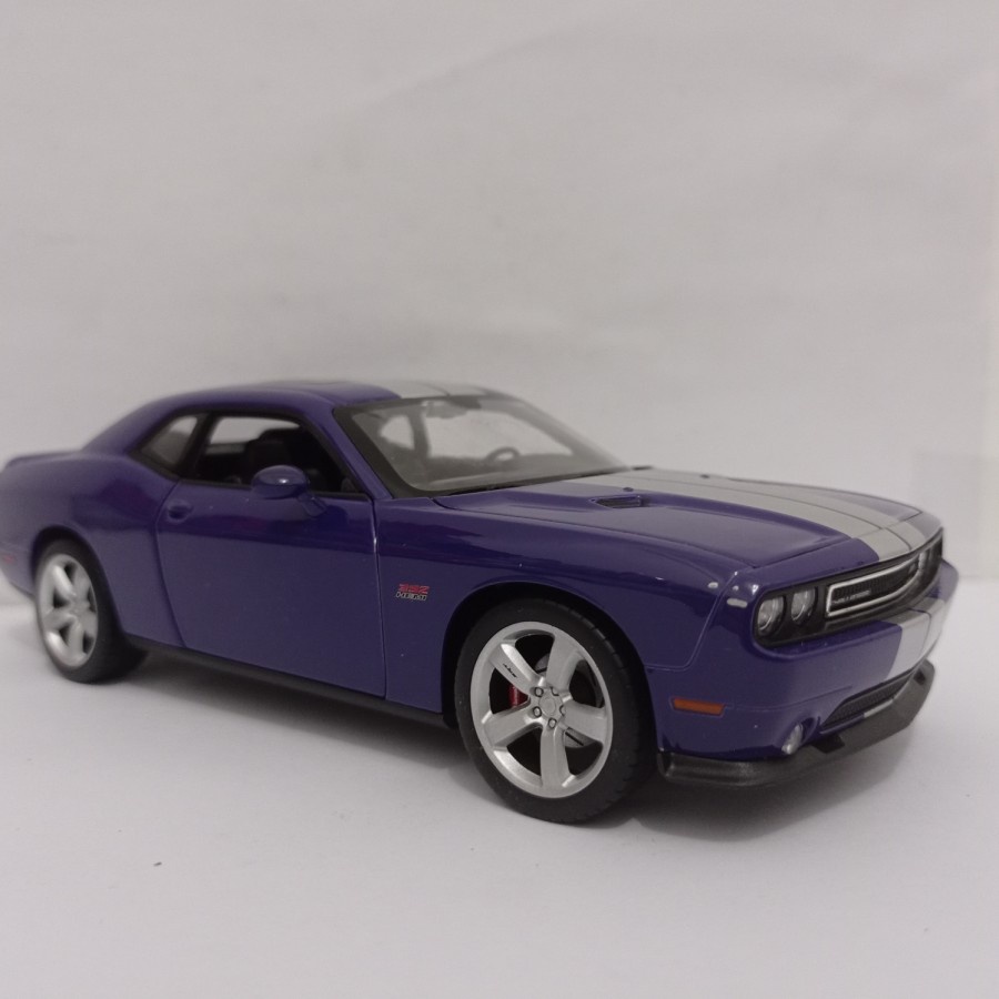 Jual Diecast mobil Dodge Challenger SRT Welly 1:24 koleksi pajangan ...