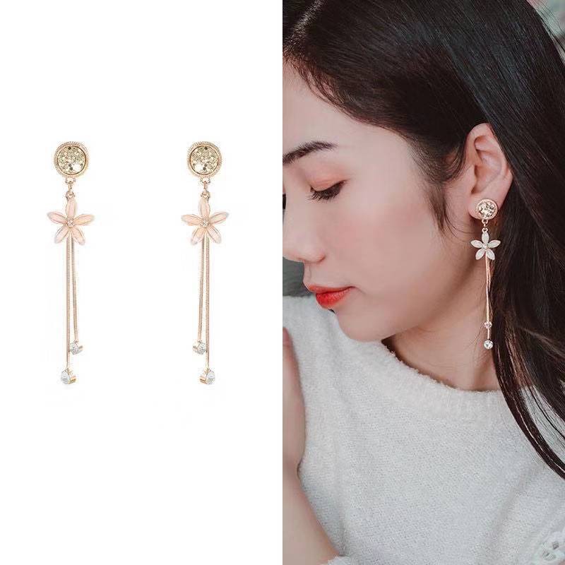 Jual Anting Simple Model Kelopak Bunga dengan Rumbai untuk Wanita ...