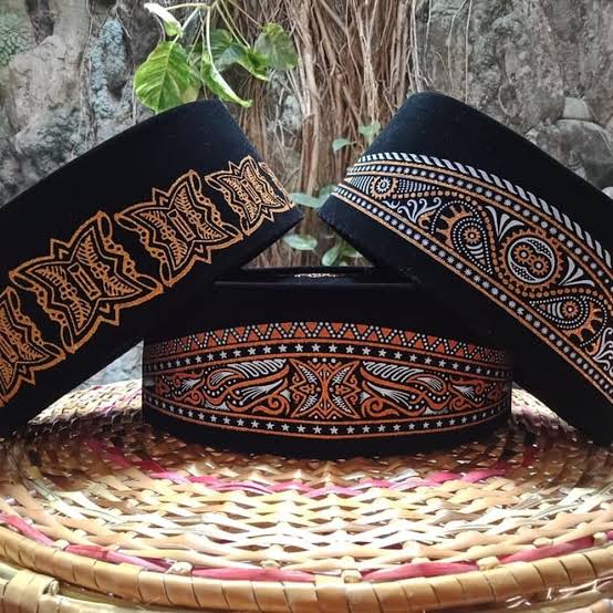 Jual PECI BATIK / SONGKOK NASIONAL PREMIUM TINGGI 9 (BATIK) | Shopee ...