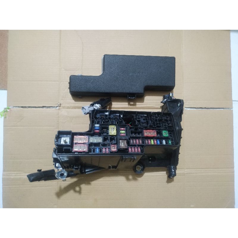 Jual Fuse box sekring Innova reborn Fortuner vrz Hilux revo original ...