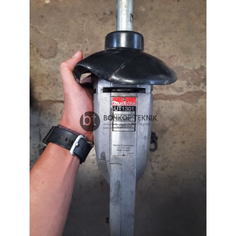 Jual Mesin Power Mixer Makita UT1301 / Mesin Pengaduk Cat Semen Makita ...