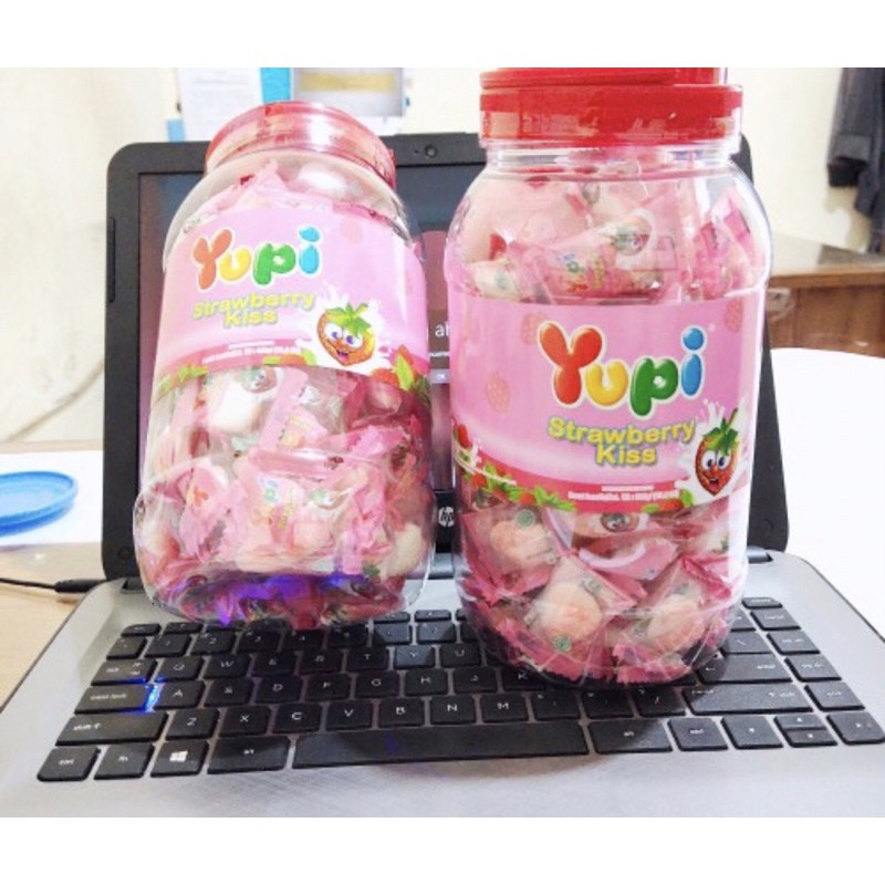 Jual Permen yupi jar strawberry 300g | Shopee Indonesia